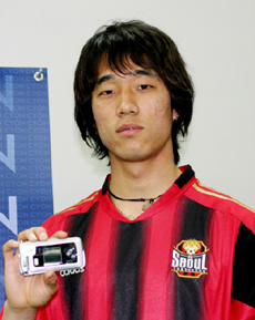 '박주영폰' 나온다...LG전자 DMB폰 광고모델 계약