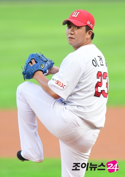 [포토]이건욱, 힘찬 역투!